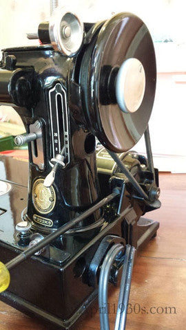 Singer Featherweight 221 - Adjusting the Belt – The Singer ...