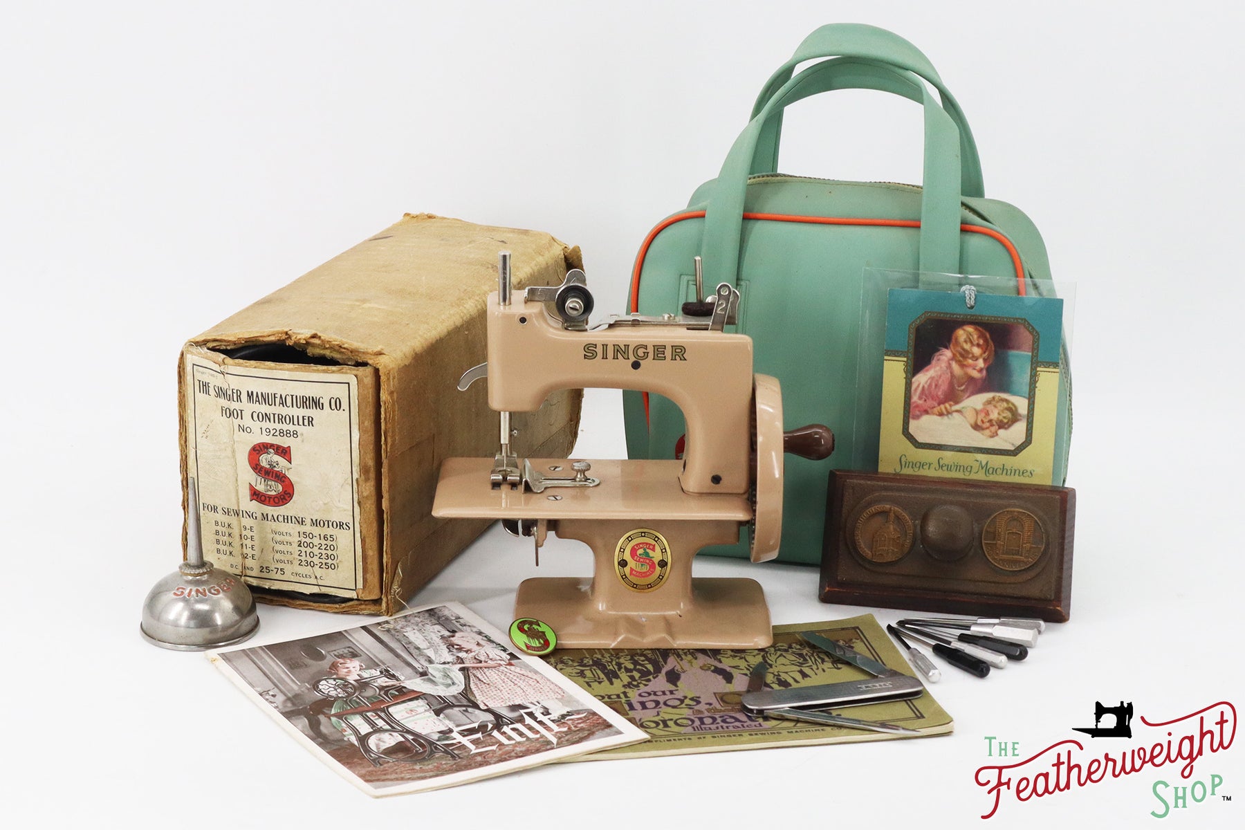 Singer Featherweight 221 & 222 Schoolhouse – The Singer Featherweight Shop