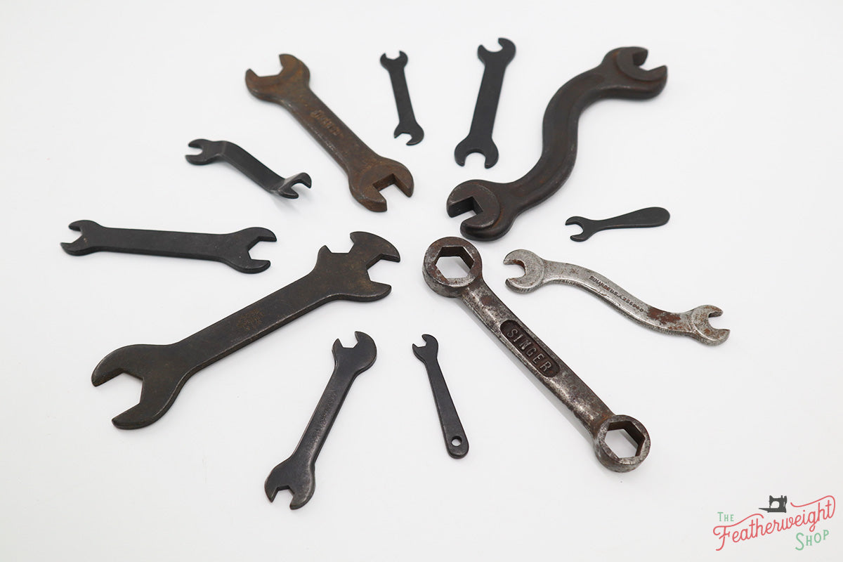The Singer Tools of Yesterday – The Singer Featherweight Shop