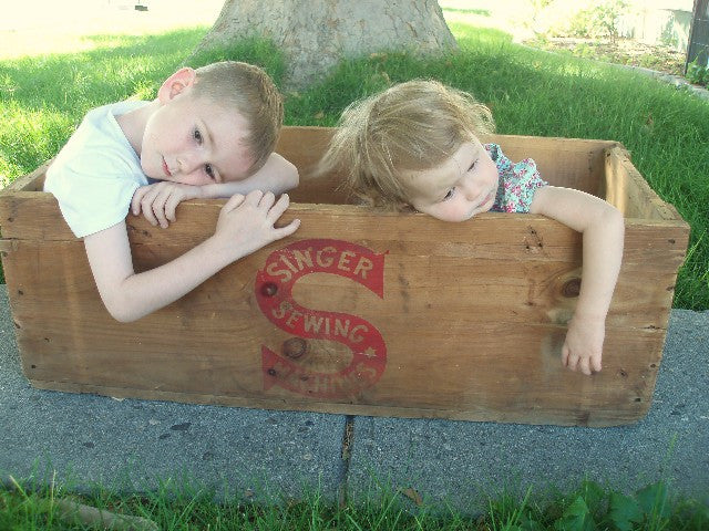 The Singer Crate – The Singer Featherweight Shop