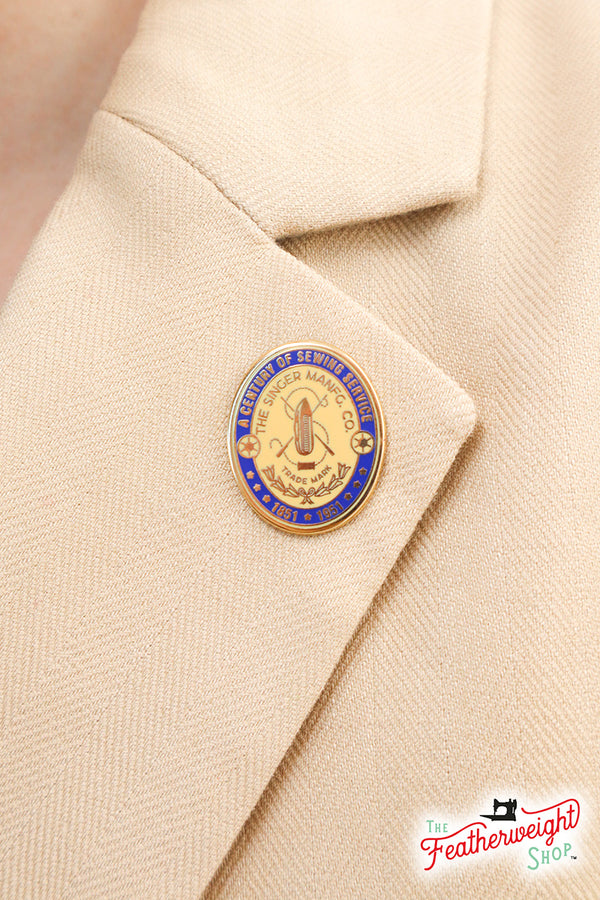 Singer Featherweight 221 Lapel Pin - Centennial Badge 1851-1951 – The ...