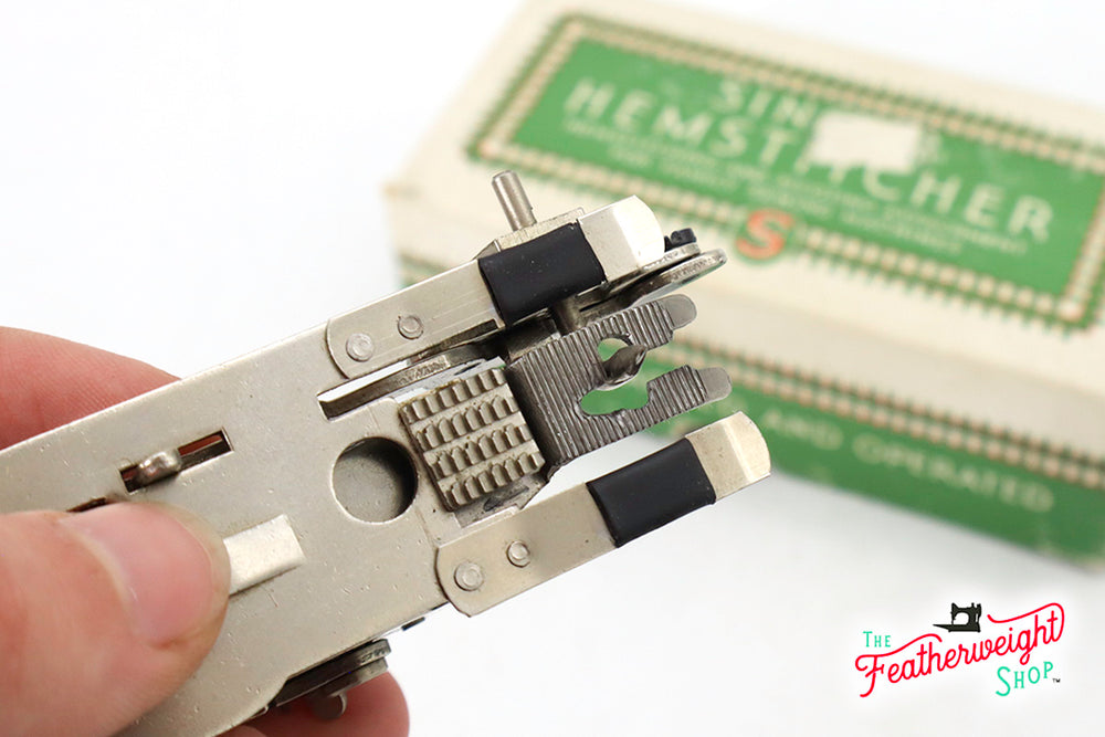 Singer Featherweight 221 Hemstitcher & Picot Attachment – The Singer ...
