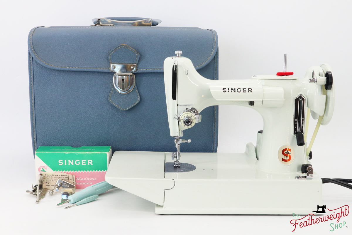 Singer Featherweight 221K Sewing Machine, WHITE EY853*** - RARE Case ...