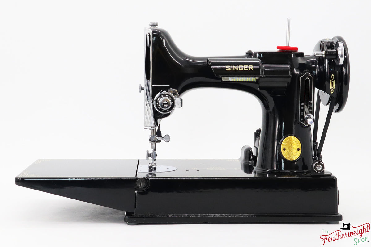 Singer Featherweight 221 Sewing Machine, AJ001*** - 1948 – The Singer ...
