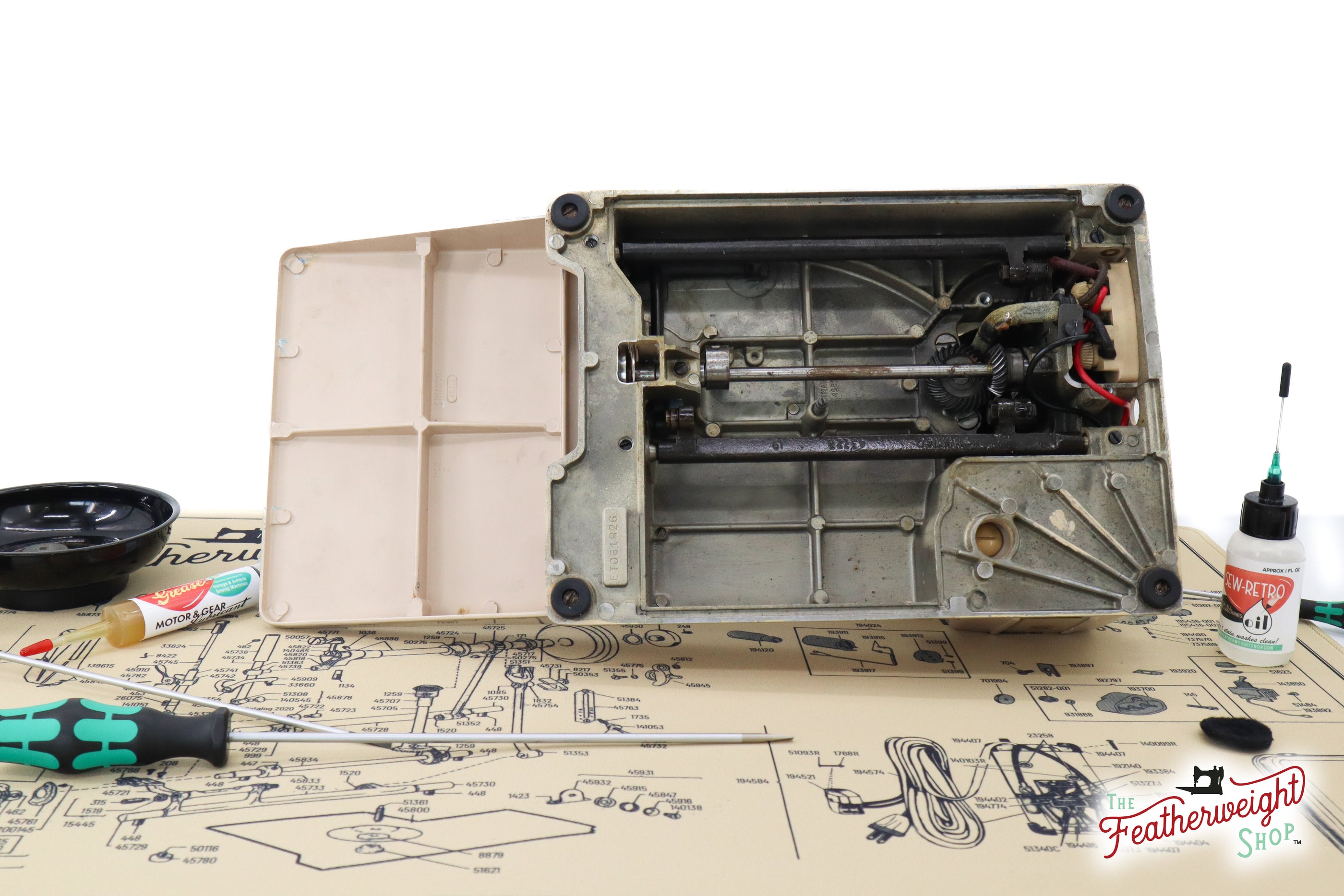 Servicing Mat, Tan Featherweight Schematic 221J / 221K5 – The Singer ...