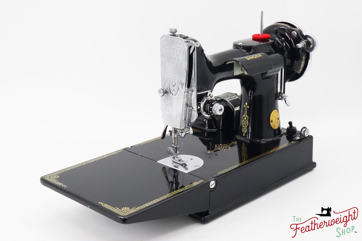 Singer Featherweight 221 Sewing Machine, AF39038* - 1939 – The Singer ...