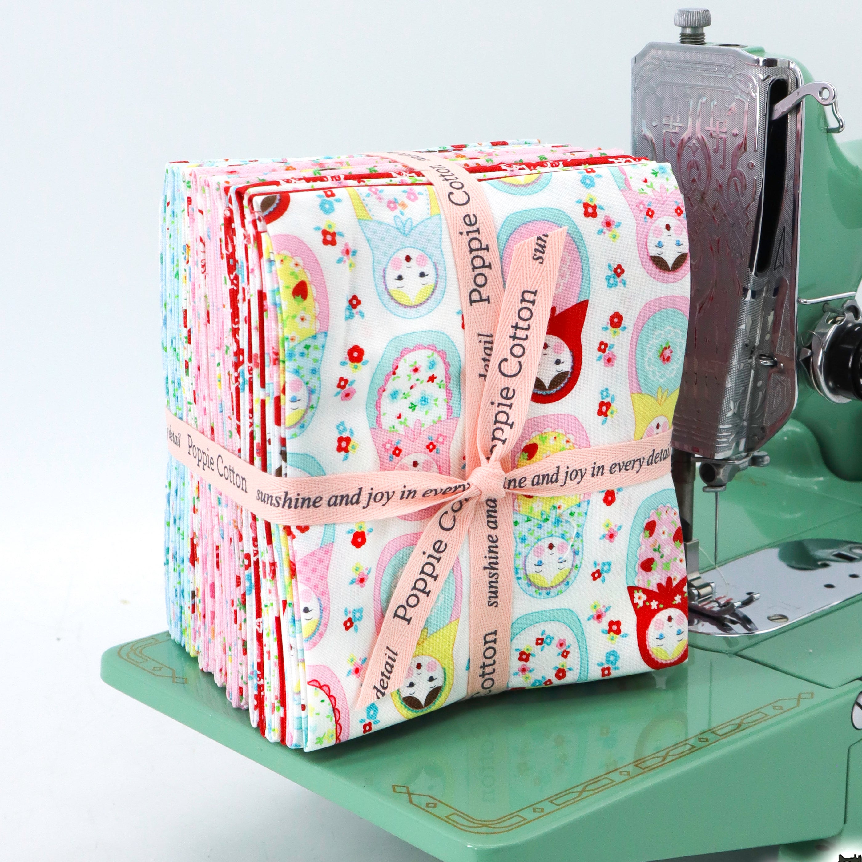 Fabric, Christmas Joys - FAT QUARTER BUNDLE – The Singer Featherweight Shop