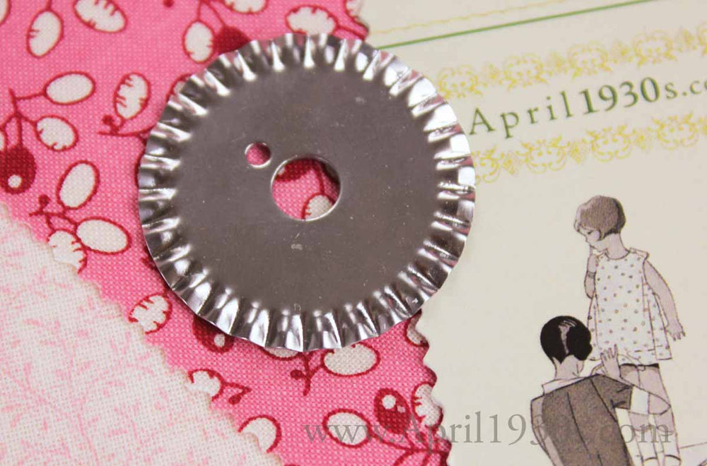 Hand Crank Pinker / Pinking Attachment Blade, Replica – The Singer ...