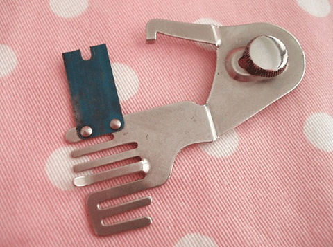 Singer Featherweight 221 222K Shirring Plate – The Singer Featherweight ...