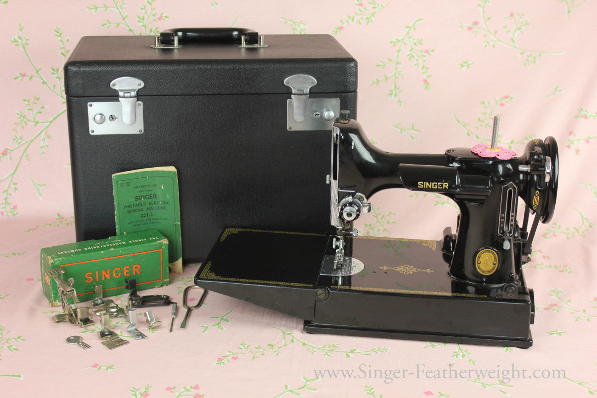 Singer Featherweight 221 Sewing Machine, AL412*** – The Singer ...