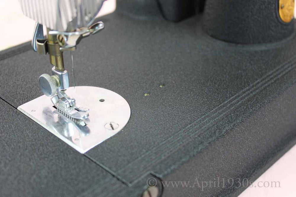 Singer Featherweight 221 Sewing Machine WRINKLE Crinkle – The Singer ...