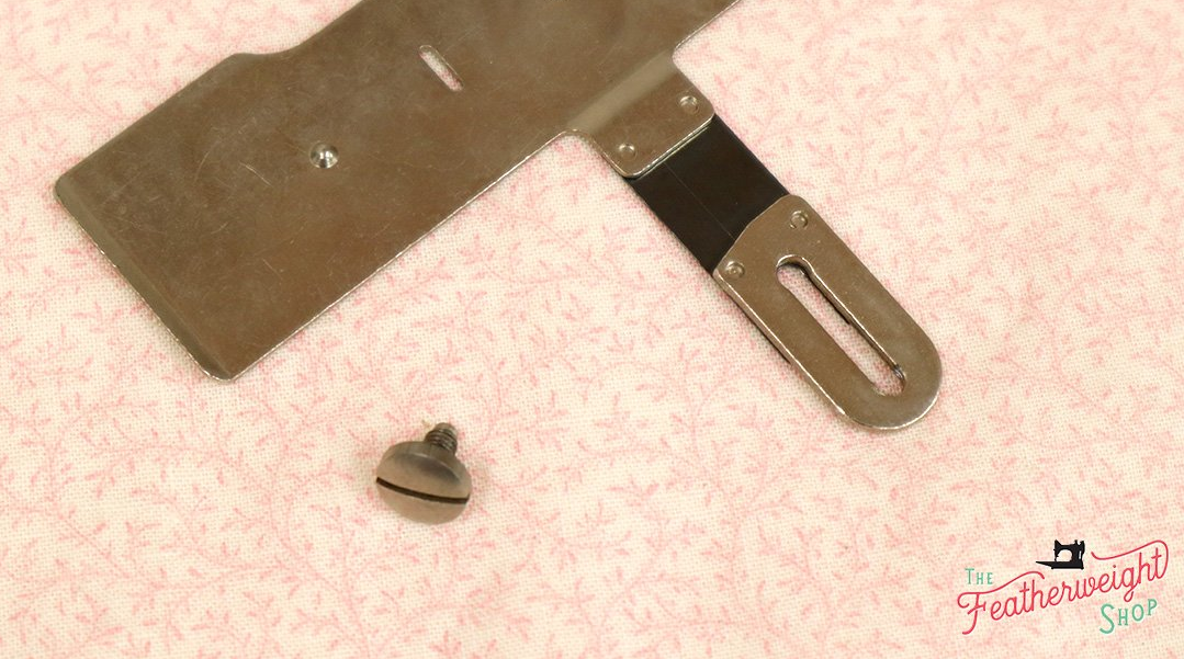 Screw, Buttonholer Feed Cover Plate - Singer (Vintage Original) – The ...