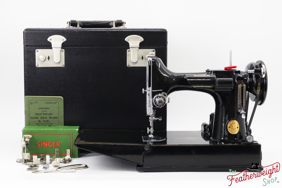 Singer Featherweight 221K Sewing Machine, 1950 - EF701*** – The Singer ...