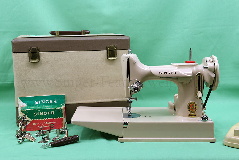 Singer Featherweight 221J Sewing Machine, TAN ES658*** – The Singer ...