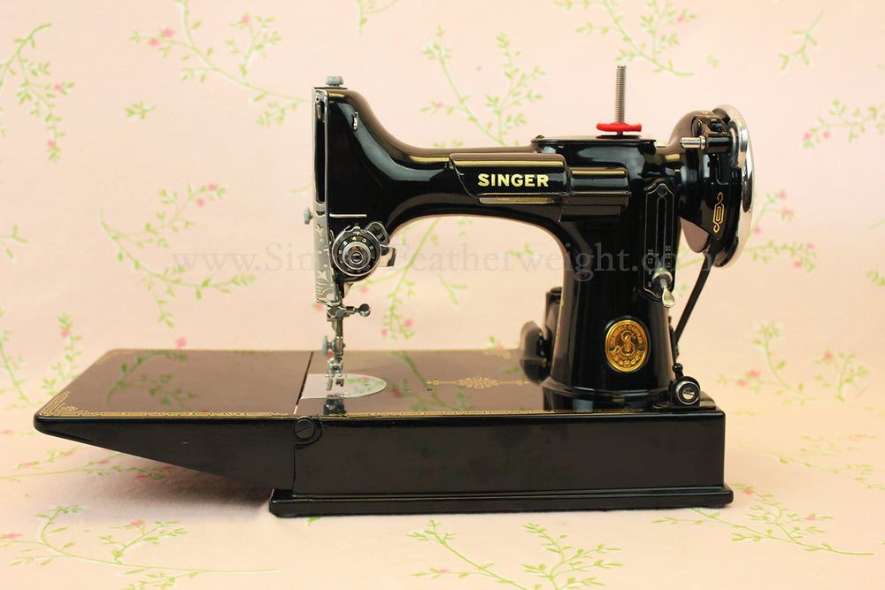 Singer Featherweight 221 Sewing Machine For Sale – The Singer ...