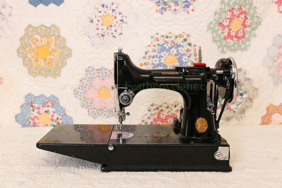Singer Featherweight 221 Sewing machine, 1933 AD541*** – The Singer ...