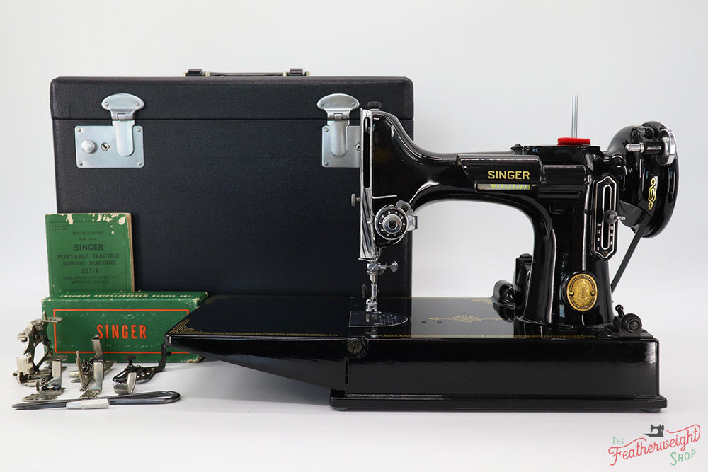 Singer Featherweight 221 Sewing Machine, AL176*** – The Singer ...