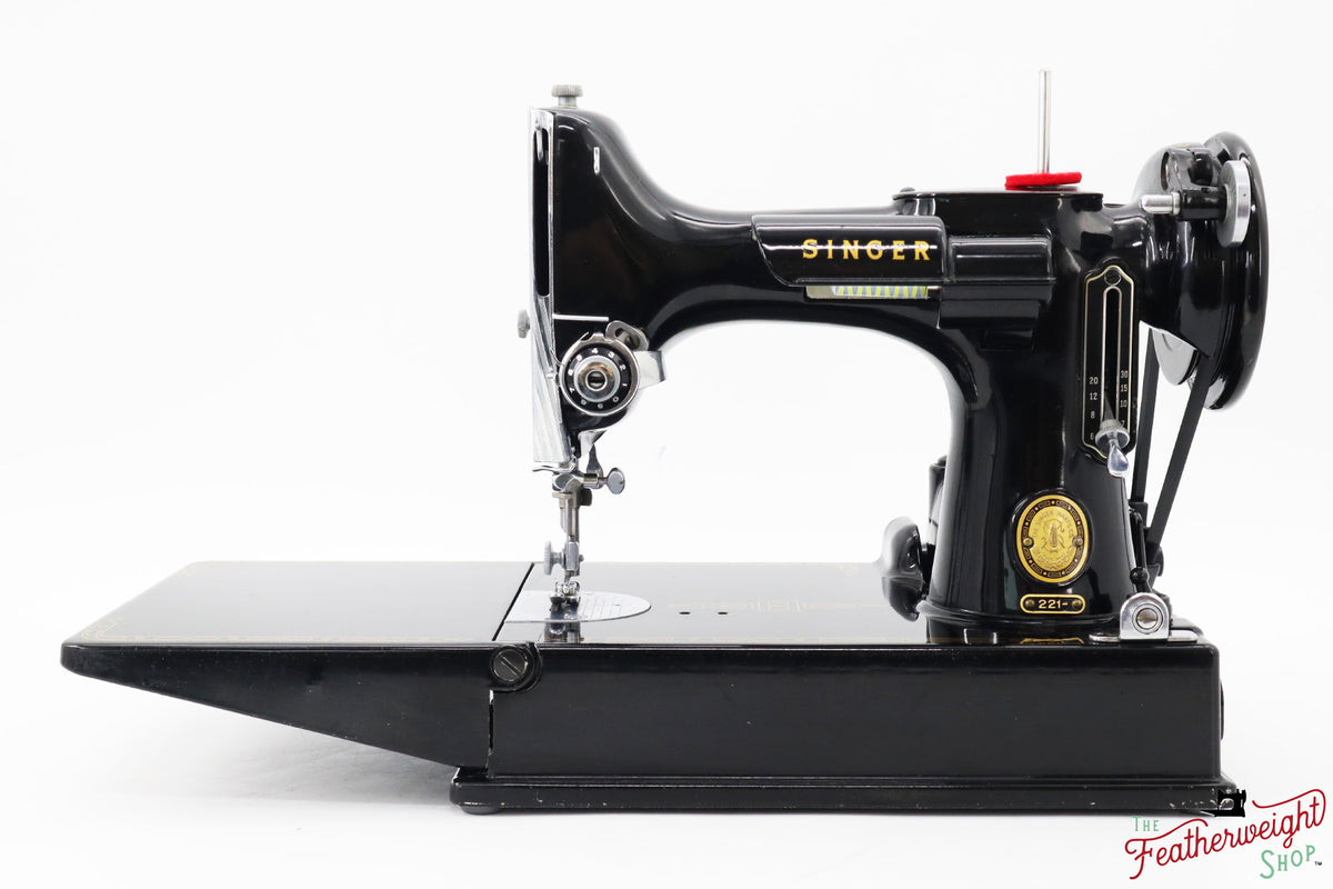 Singer Featherweight 221 Sewing Machine, AM385*** - 1956 – The Singer ...
