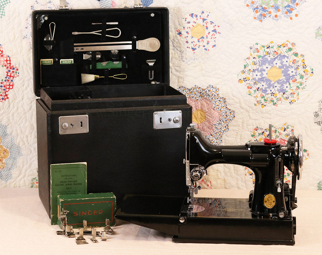 Singer Featherweight 221 Sewing Machine For Sale – The Singer ...