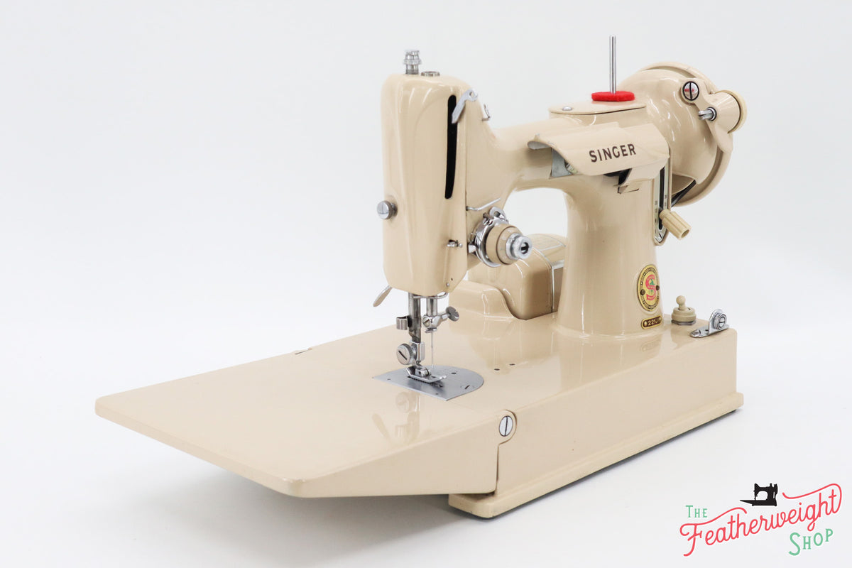Singer Featherweight 221 Sewing Machine, TAN JE1579** – The Singer ...