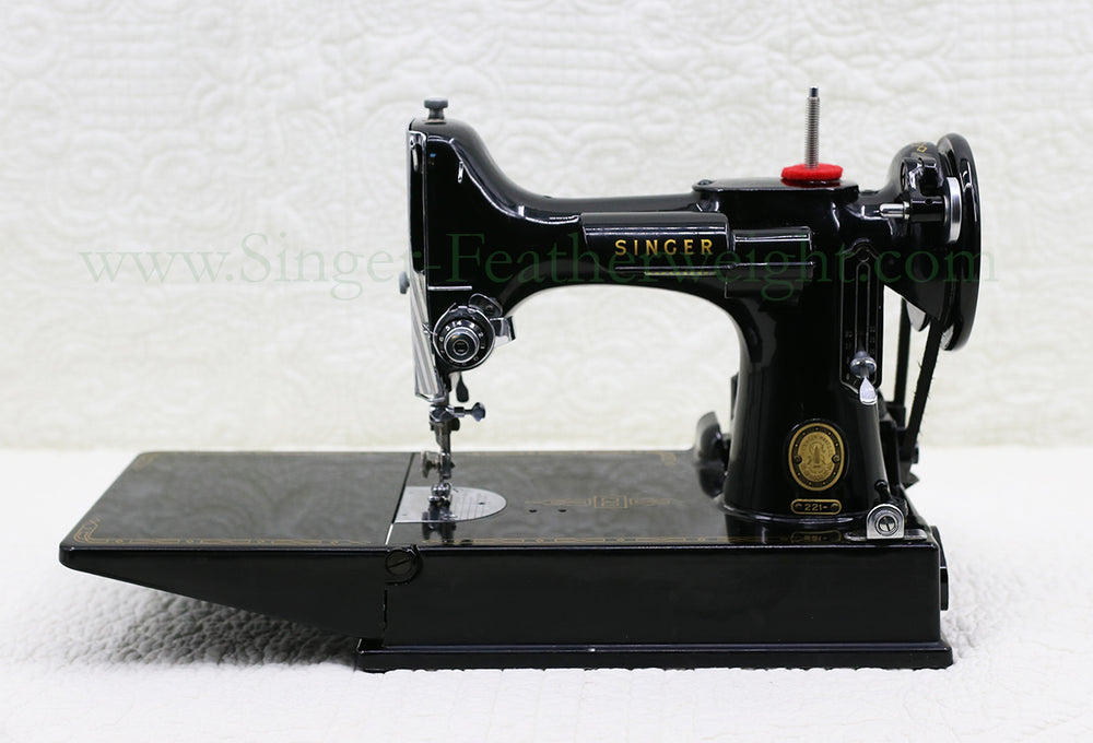 Singer Featherweight 221 Sewing Machine, AM383*** – The Singer ...