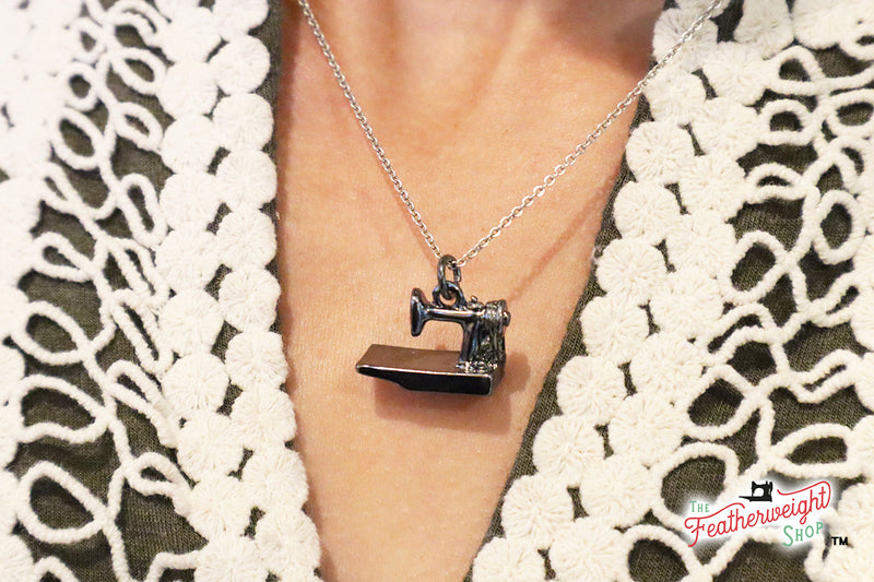 Zipper Pull & Charm, Singer Featherweight – The Singer Featherweight Shop