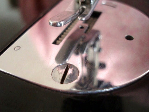 Throat / Needle Plate, Plain - No Markings, Singer (Vintage Original ...