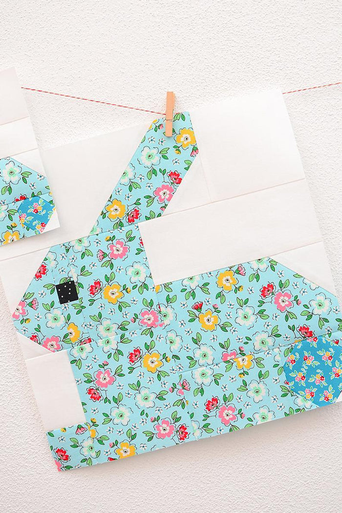 Pattern, Sitting Bunny Rabbit Quilt Block by Ellis & Higgs (digital do ...