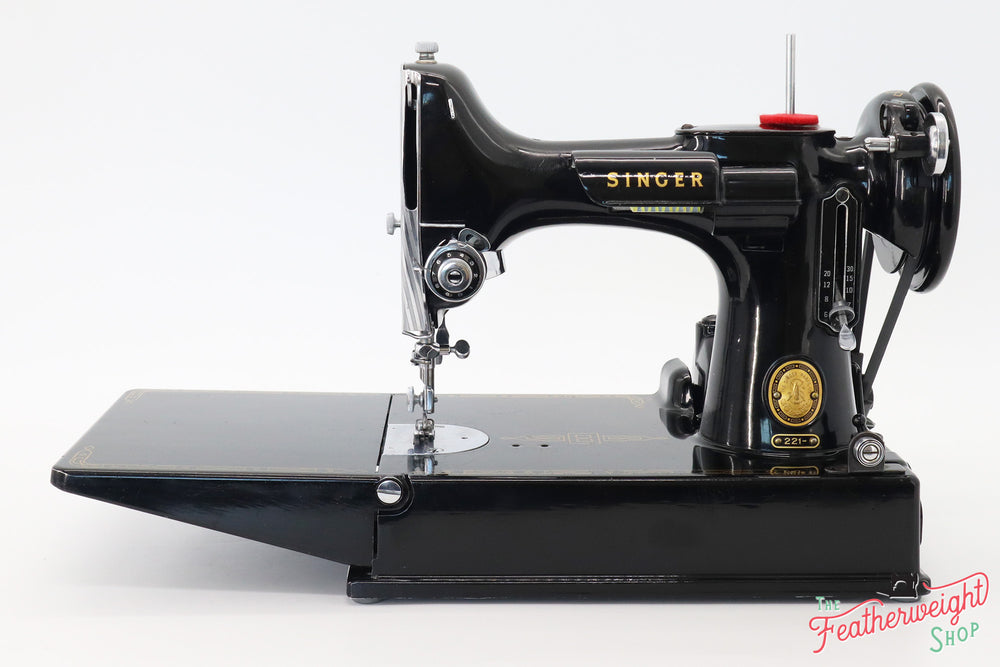 Singer Featherweight 221 1954 - AL689*** – The Singer Featherweight Shop